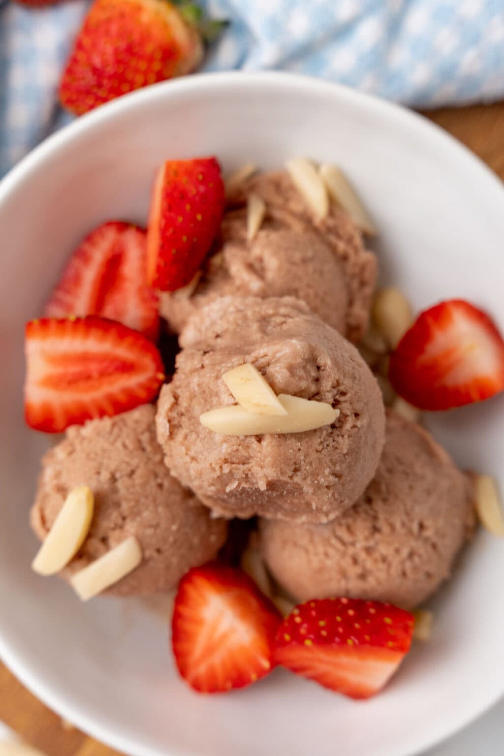 Low-Carb Chocolate Greek Yogurt Ice Cream - Diabetes Strong